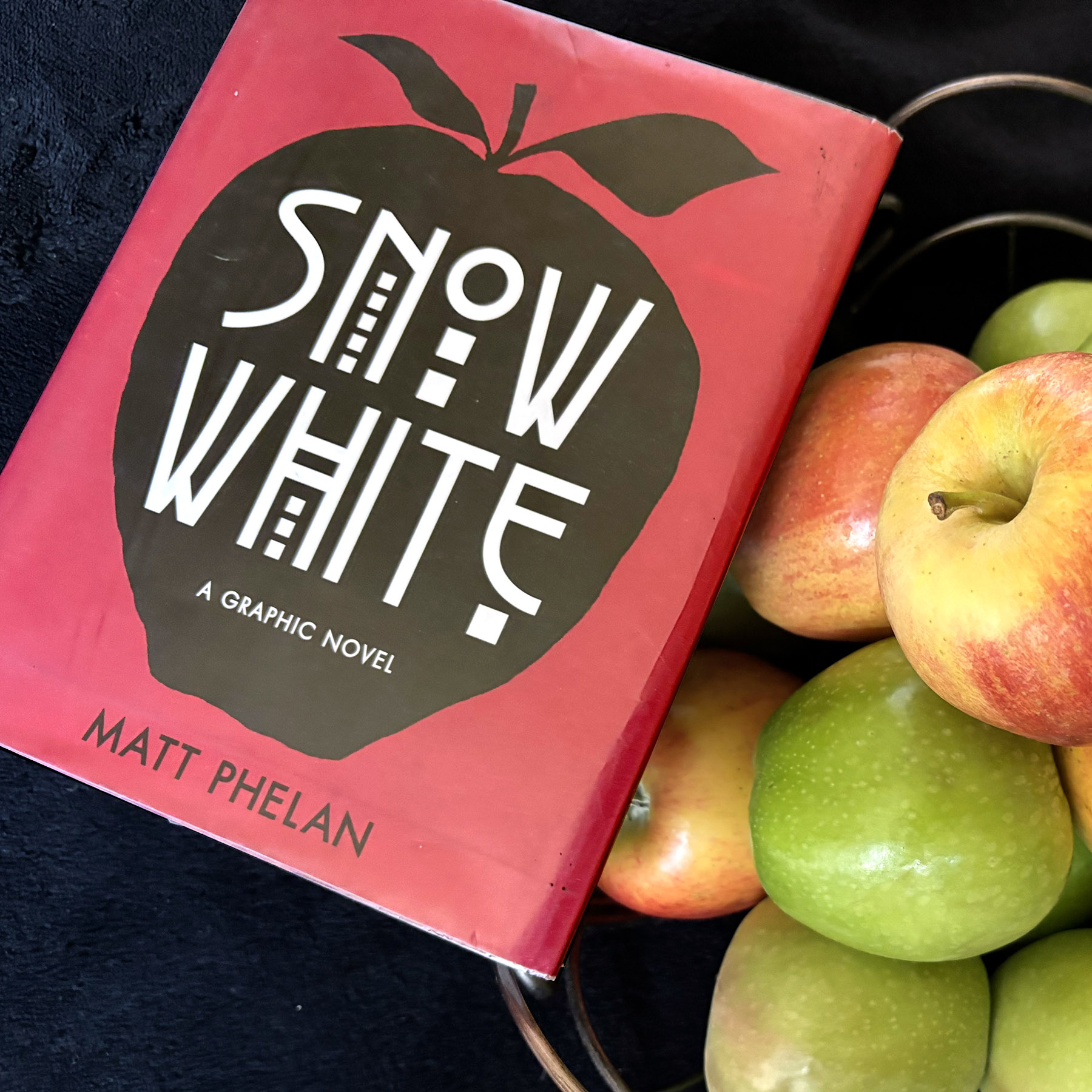 Today’s book recommendation: SNOW WHITE by Matt Phelan – Middle Grade ...
